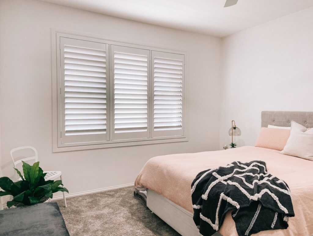 Bedroom Curtains & Blinds: Heritage Blinds & Shutters