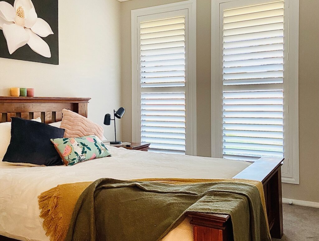 Bedroom Curtains & Blinds: Heritage Blinds & Shutters